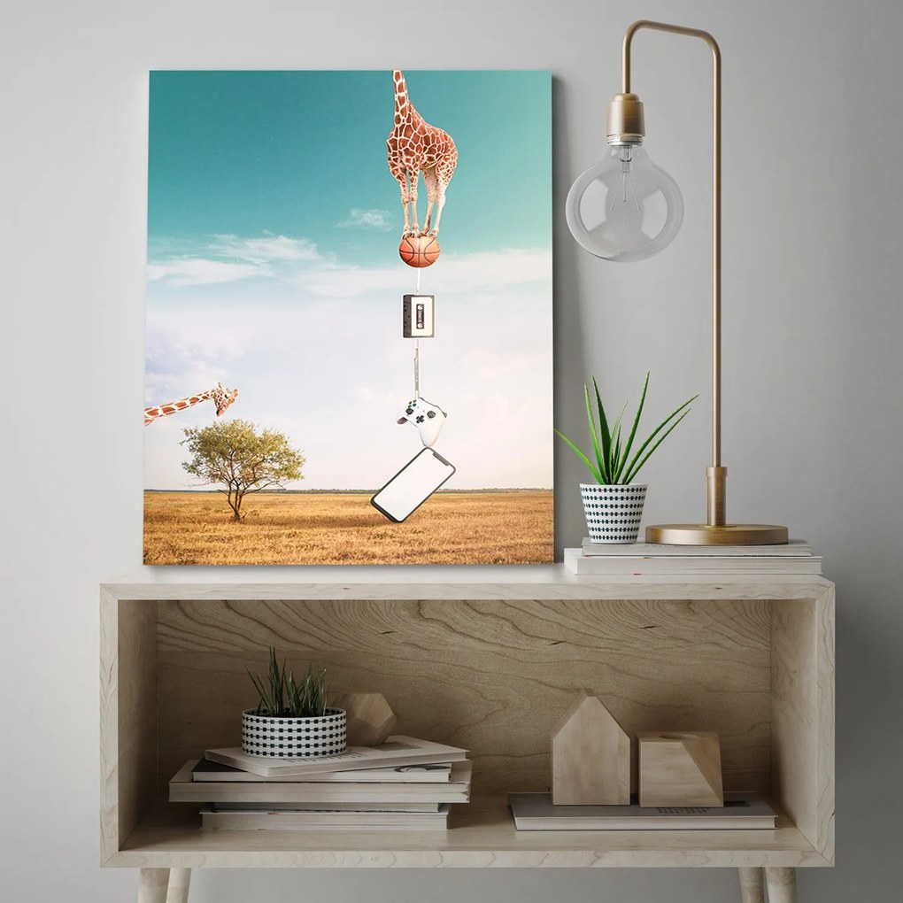 Gario Obraz na plátně Žirafa, míč a elektronika - Bryantama Art Rozměry: 40 x 60 cm