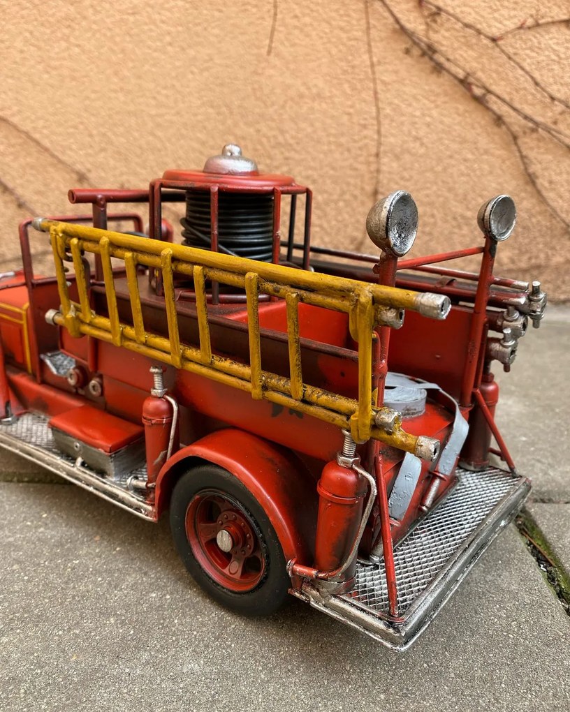 Plechový model Retro hasičský vůz