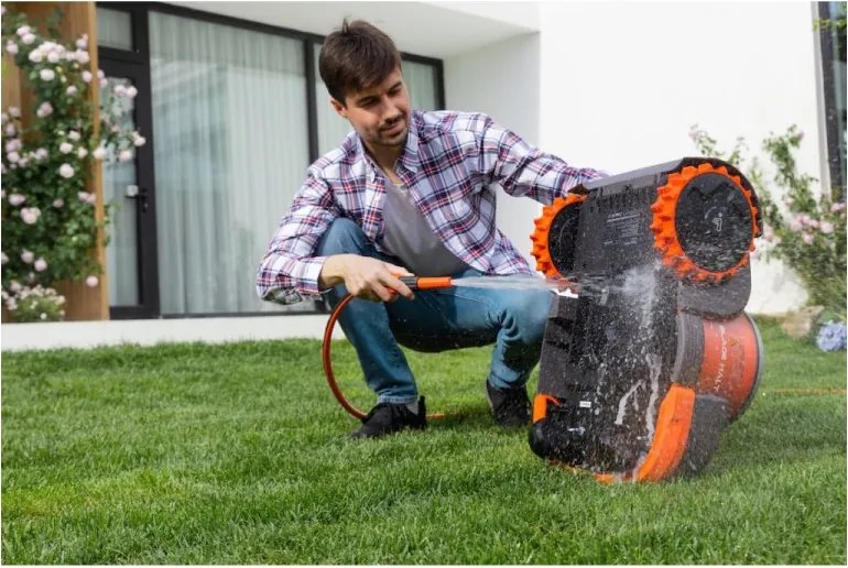 Robotická sekačka Segway Navimow H800E + VisionFence