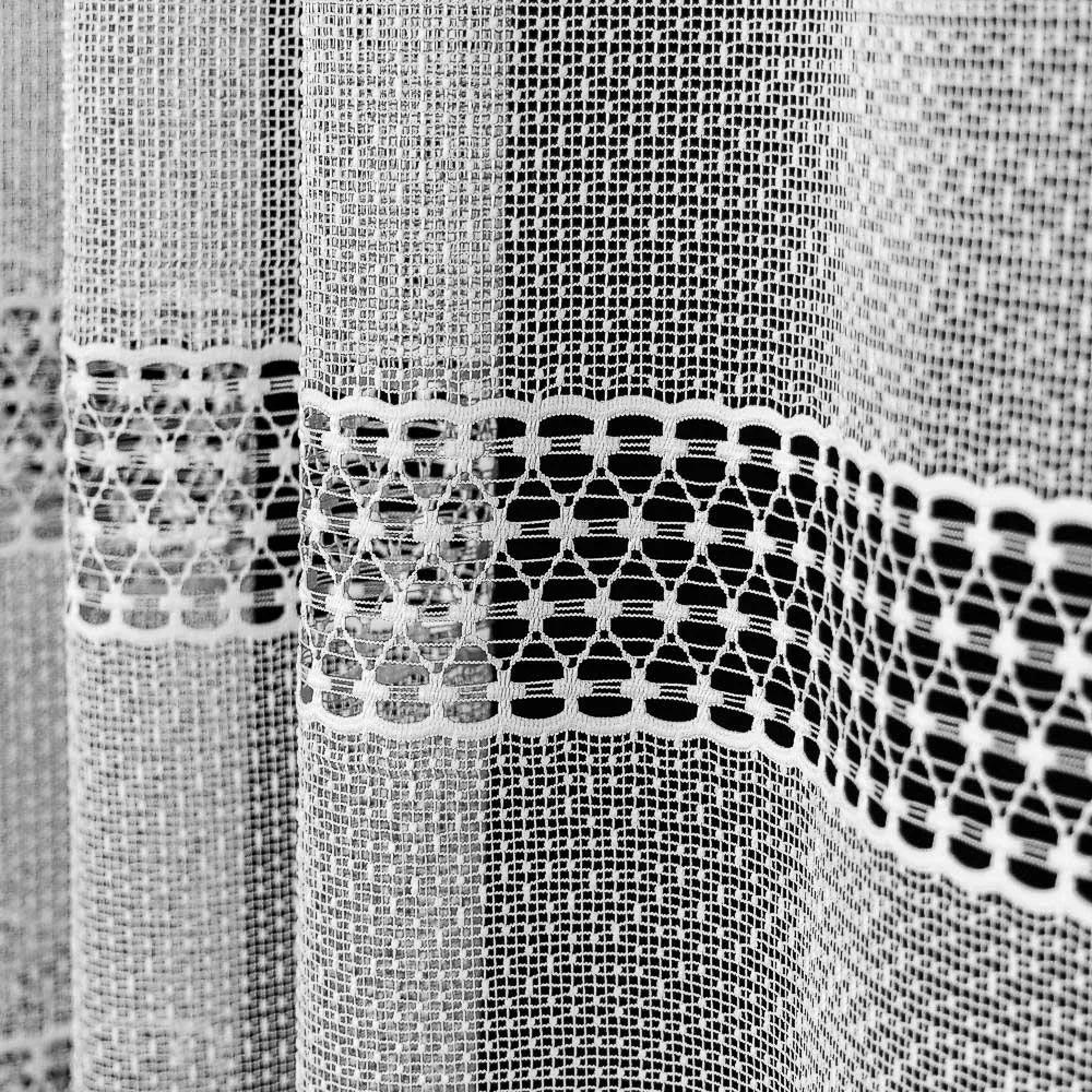 Mantis žakárová záclona 645 /601 vzorované pruhy, bordura, výška 160cm (v metráži)