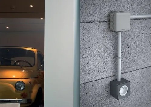 Schneider Electric Mureva Styl IP55 zásuvka antracit MUR36133