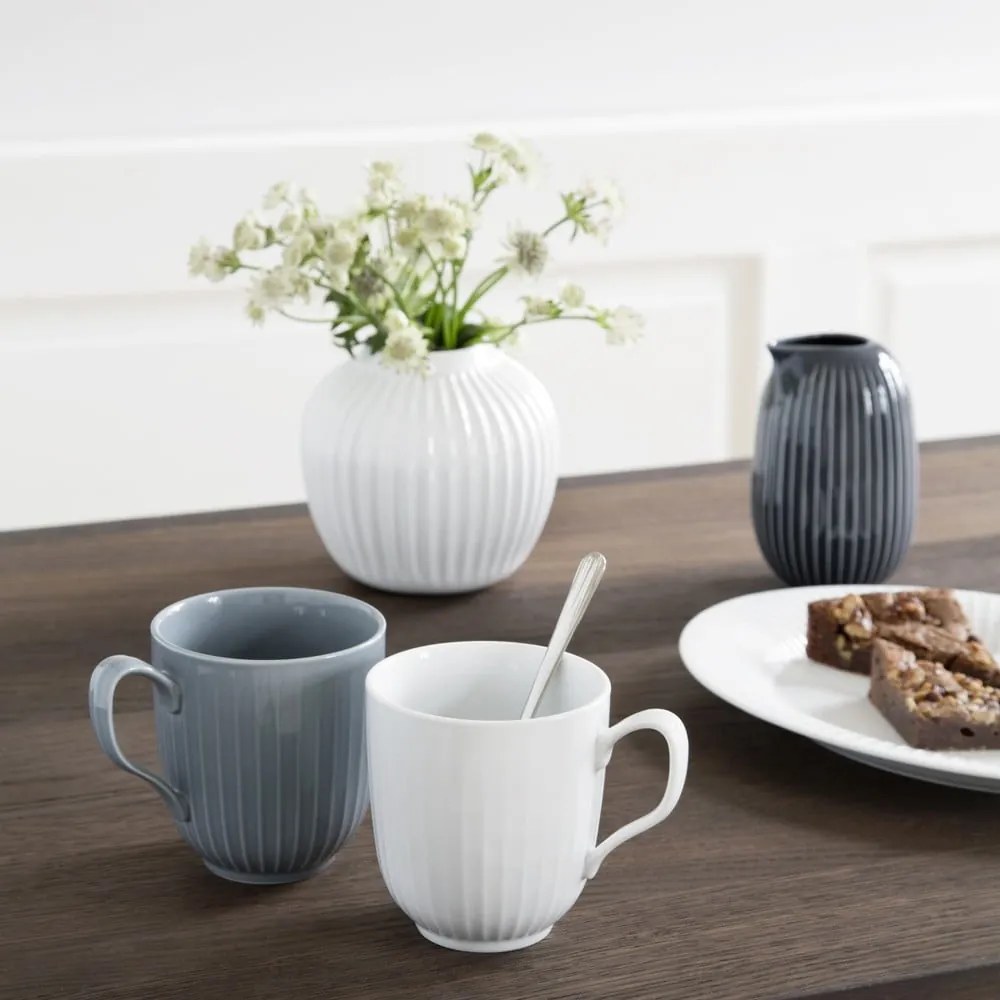 Bílý porcelánový hrnek Kähler Design Hammershoi, 330 ml