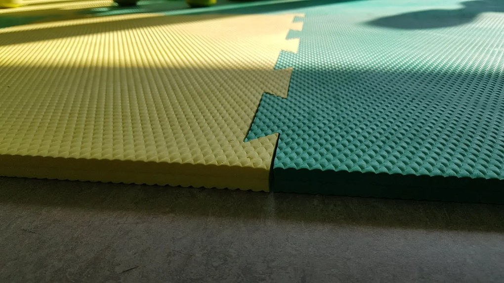 VYLEN Podlaha Deckfloor samolepicí tl. 20 mm Barva: 61 Jarní zelená