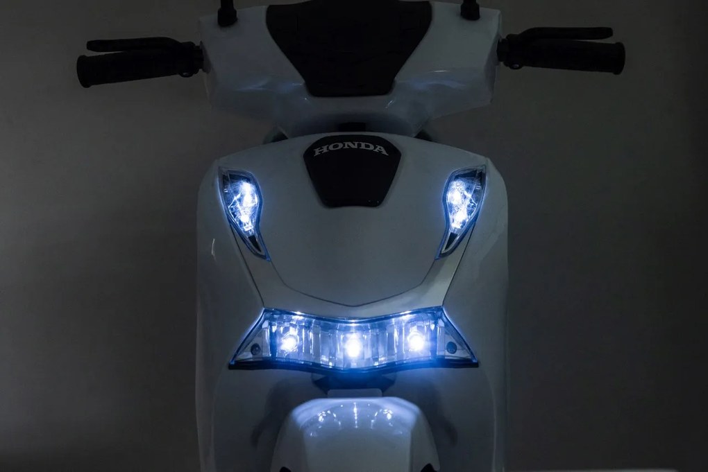 Ramiz Skútr Honda SH125i bílý