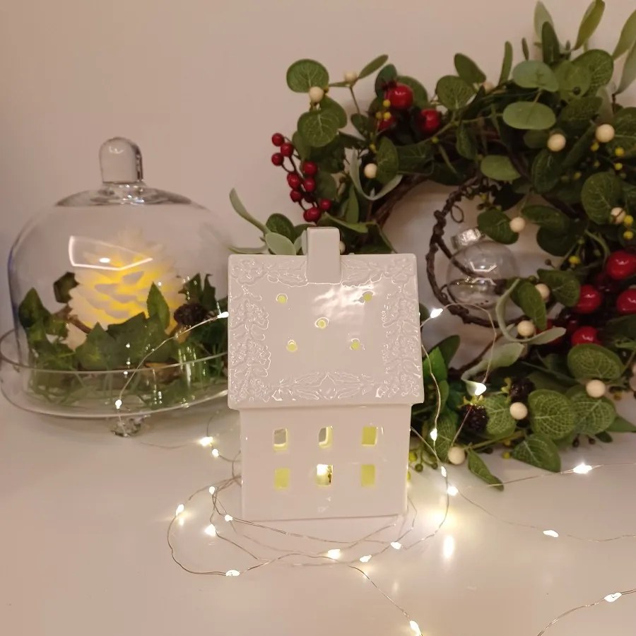 LED dekorace keramický domeček, 8,5 × 6,9 × 12,9 cm, teple bílá, 2× LR44