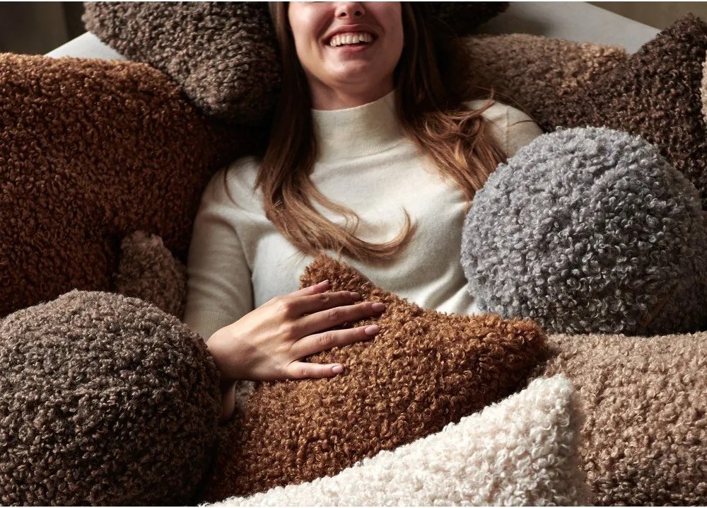 Plyšový dekorační polštář ø 26 cm Teddy – Blomus