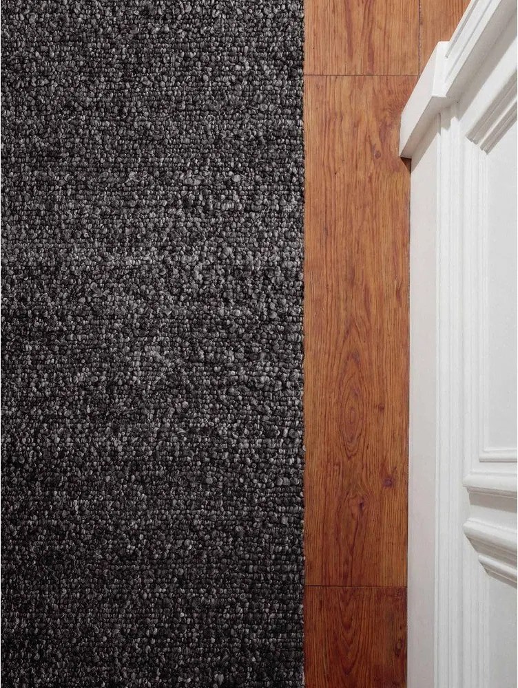 Tmavě šedý ručně tkaný běhoun z materiálu bouclé 80x200 cm Notting Hill Portobello – Ted Baker