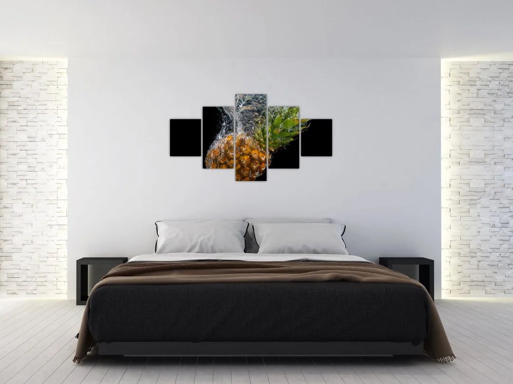 Obraz ananasu ve vodě (125x70 cm)