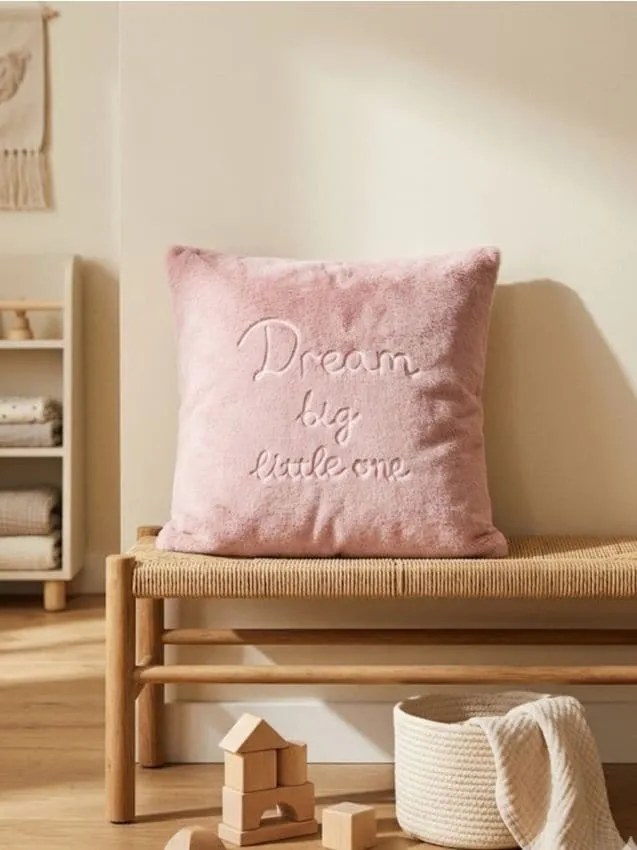 Sinsay - Povlak na polštář s nápisem „Dream big little one“ - hnědá