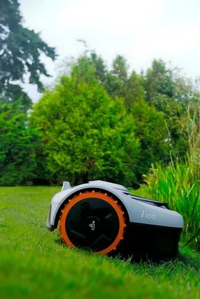 Bezdrátová autonomní robotická sekačka SEGWAY I105E 600m2