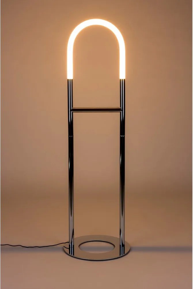 LED stmívatelná stojací lampa ve stříbrné barvě (výška 135 cm) Arch – Zuiver