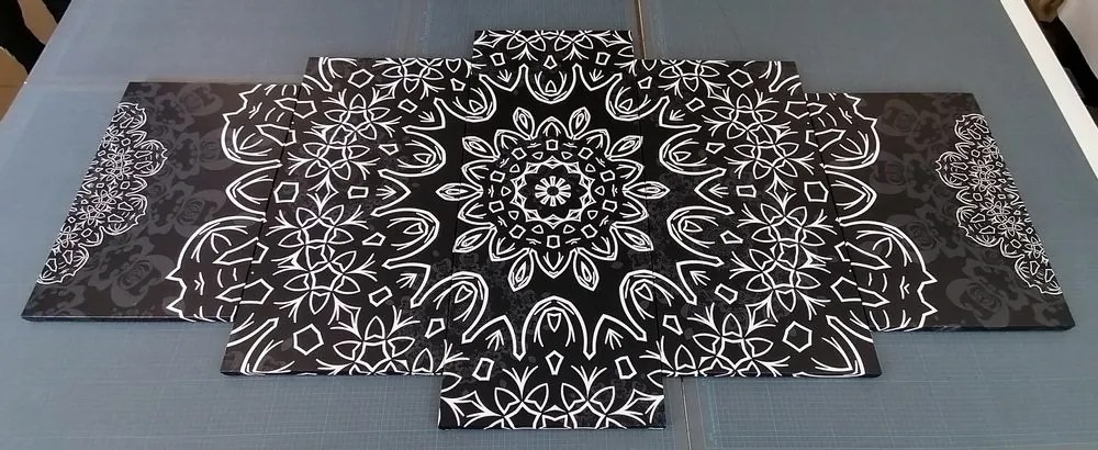 5-dílný obraz Mandala s abstraktním vzorem v černobílém provedení - 200x100 cm