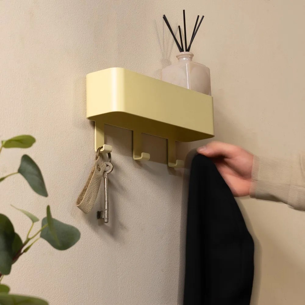 Světle žlutý ocelový nástěnný věšák s poličkou 27 cm Dax Play – Spinder Design
