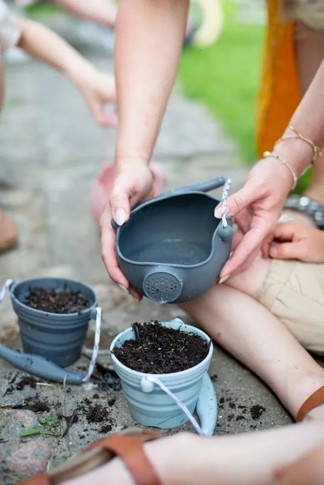 Scrunch silikonová konvička na vodu, Anthracite Grey