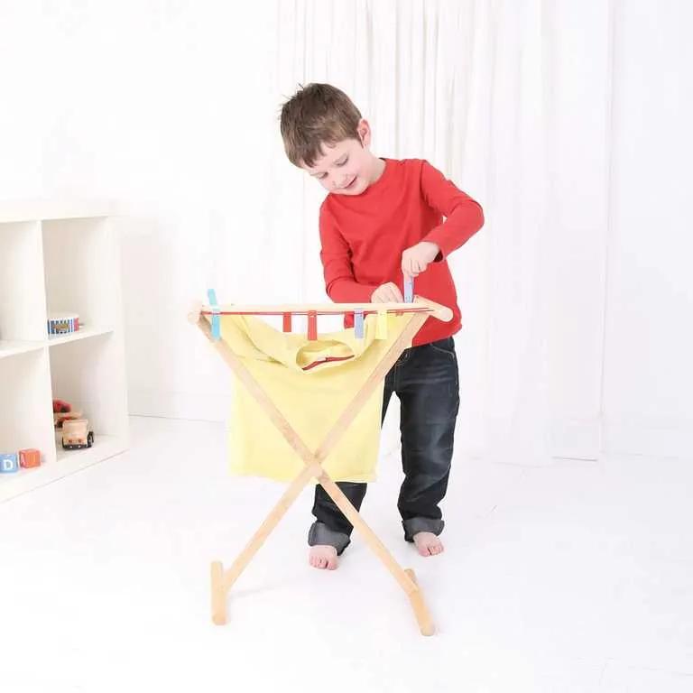 Bigjigs Toys Dřevěný hrací sušák na prádlo