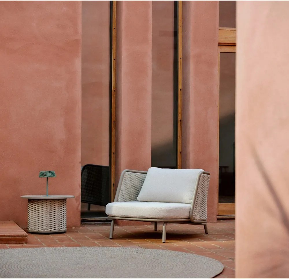 Krémové/taupe polstrované zahradní křeslo Sedalis – Kave Home