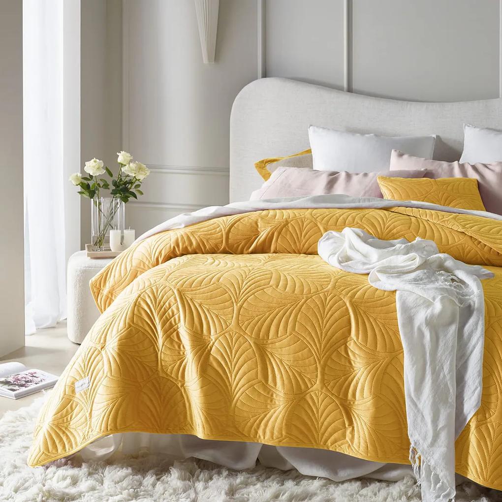 Room99 Přehoz na postel Feel Listy Jednobarevný Prošívaný Barva: Krémová, Velikost: 220 x 240 cm