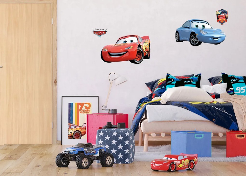 Dětská samolepka na zeď Disney Auta McQueen a Sally | 65 x 85 cm | DDK850