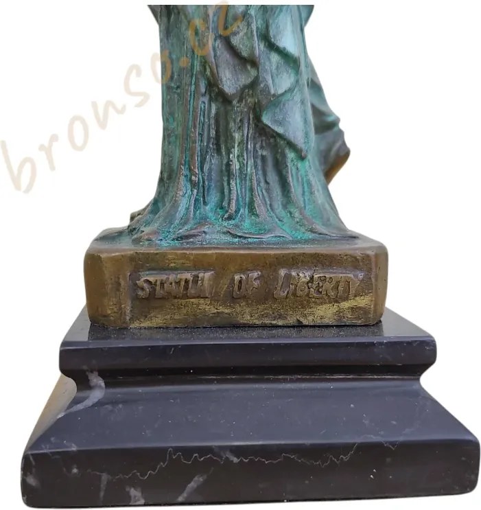 Socha svobody – bronzová soška, symbol volnosti a naděj