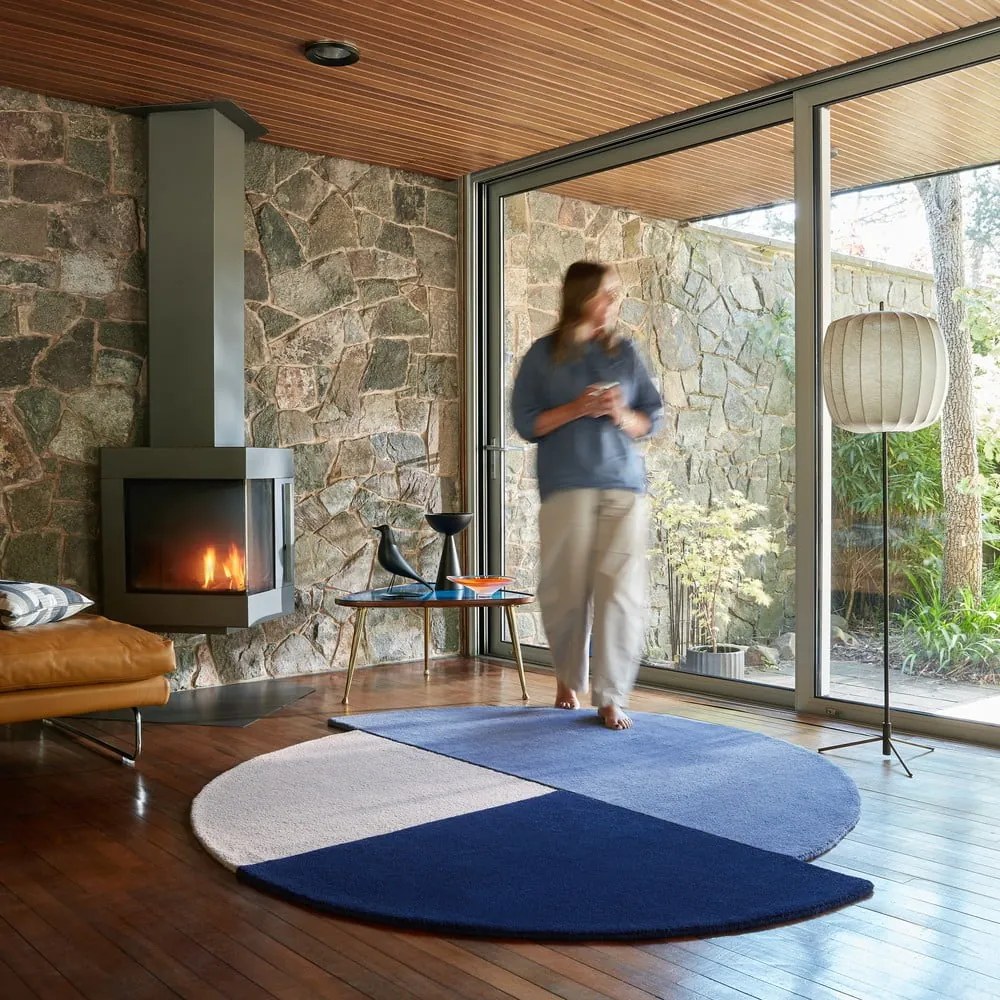 Modrý ručně tkaný vlněný kulatý koberec ø 200 cm Mia Segment – Flair Rugs