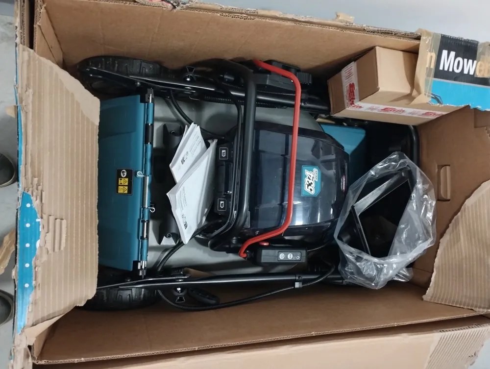 Makita LM002GZ-V aku sekačka s pojezdem 530mm Li-ion XGT 40V bez aku Z VRÁCENO ZÁKAZNÍKEM POUŽITO POŠKOZENÁ KRABICE