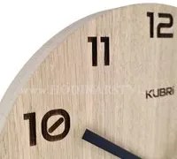 KUBRi 0058A - Dubové hodiny české výroby s výraznými čísly