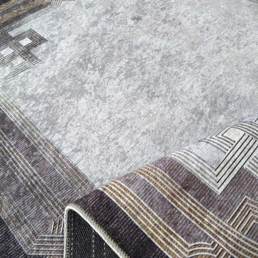 Vícebarevný vzorovaný koberec se zlatým vzorem Šířka: 80 cm | Délka: 150 cm