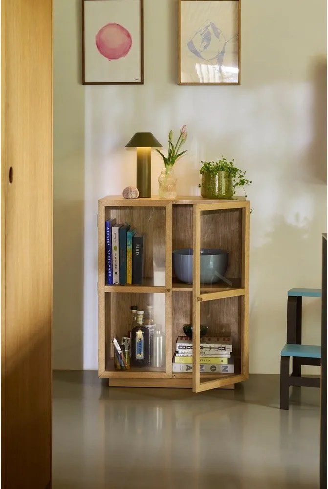 Závěsná vitrína v dekoru dubu v přírodní barvě 70x90x39 cm Mae – Hübsch