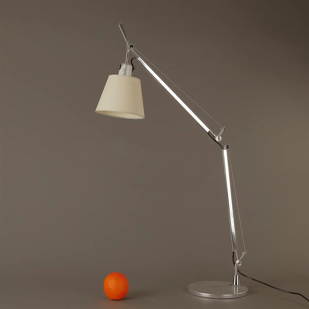 Artemide Tolomeo Basculante 180 Tavolo, stolní lampa s vypínačem, pergamenové stínítko, 1x46W E27, výška 65-108cm