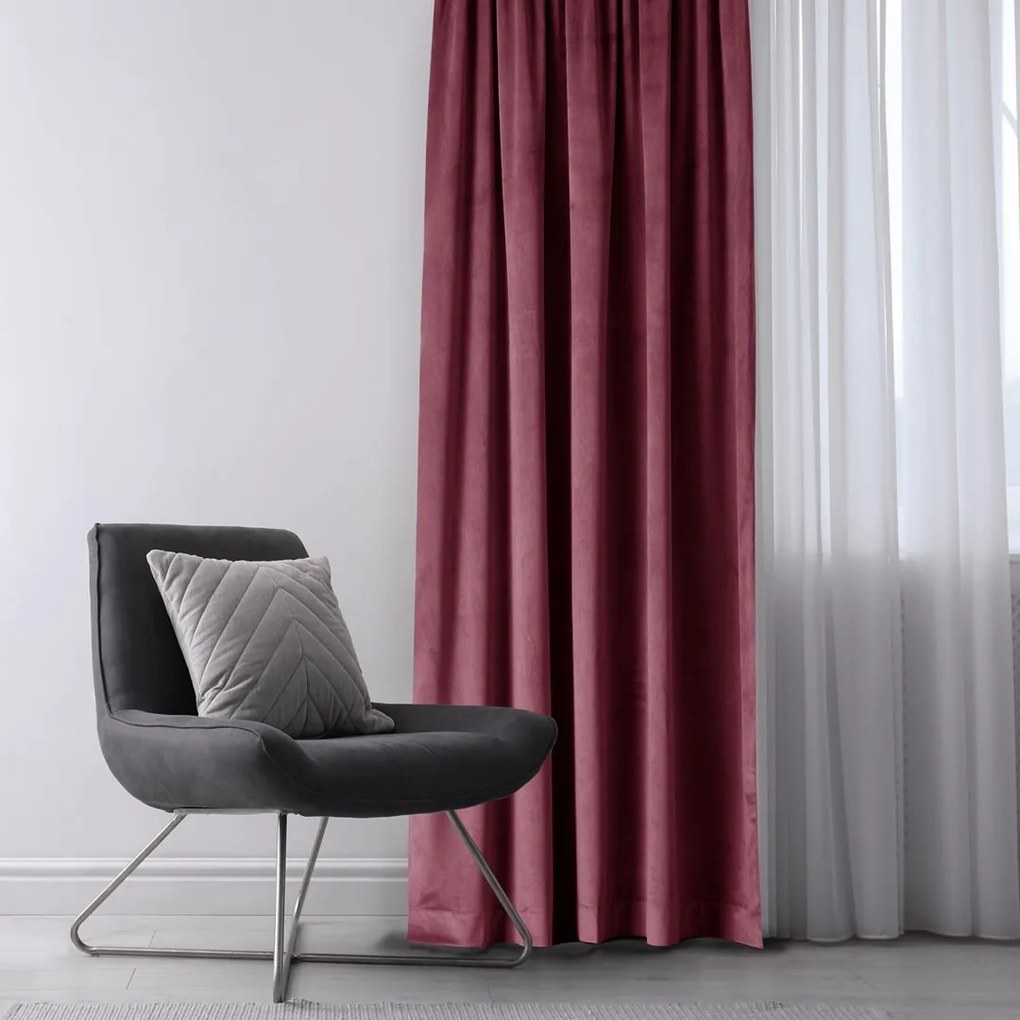 Závěs AmeliaHome Velvet s průchodkami 140x270 cm burgundy