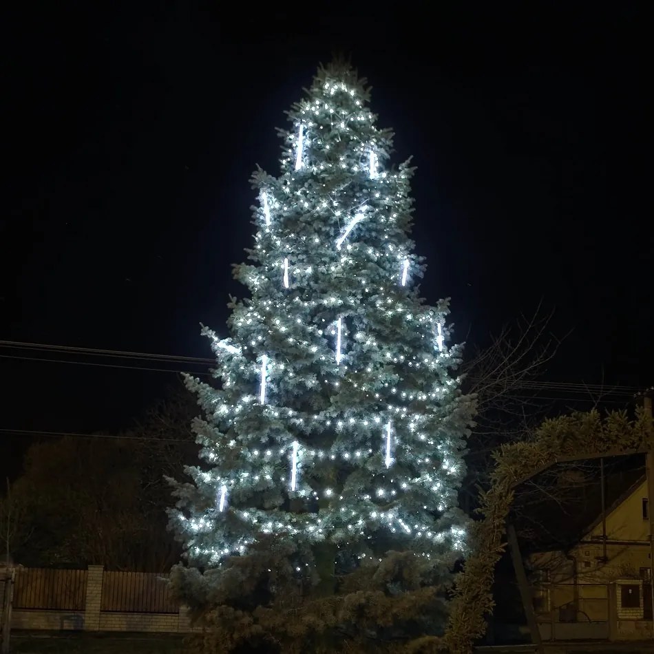 Easy Fix LED světelný řetěz, 100 m, venkovní, ledově bílá, 600 diod, černý kabel, IP67, cívka