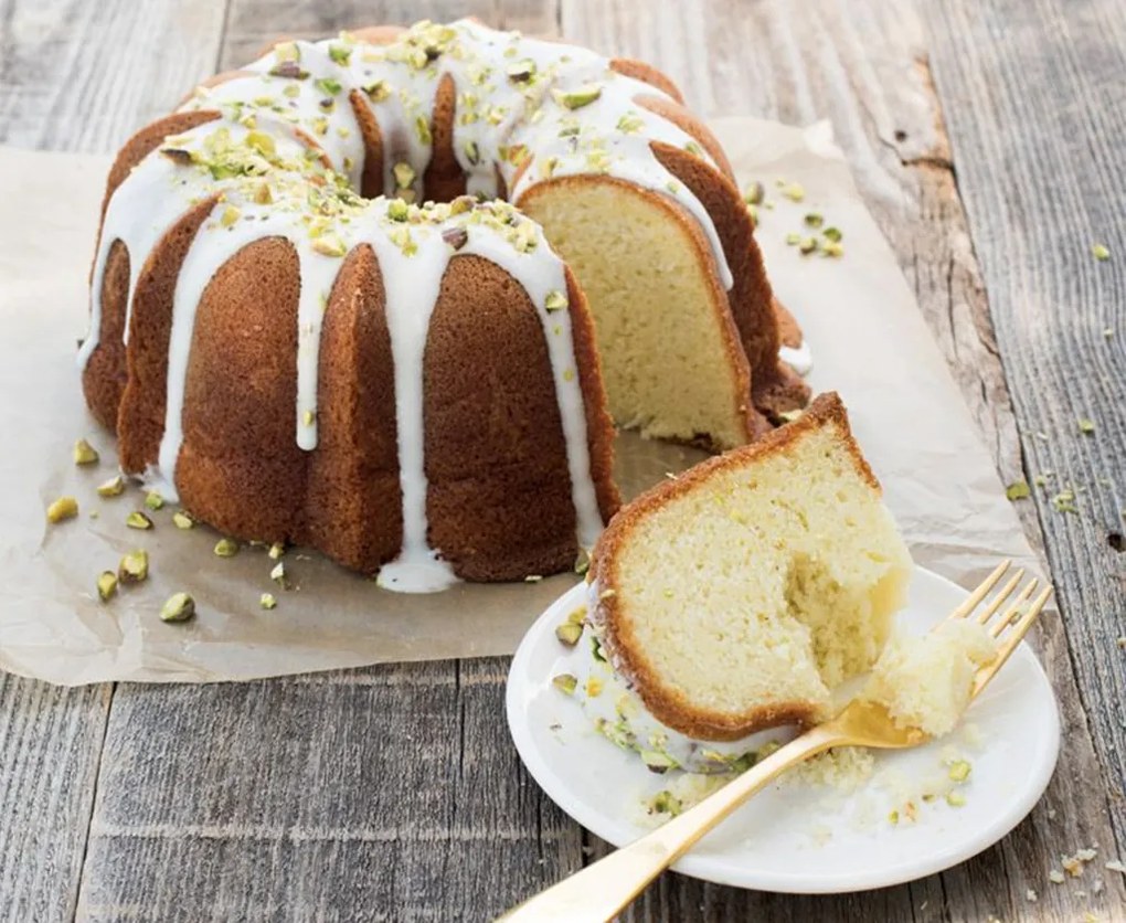 Nordic Ware Forma na bábovku Anniversary zlatá velká 2,8 l 50077