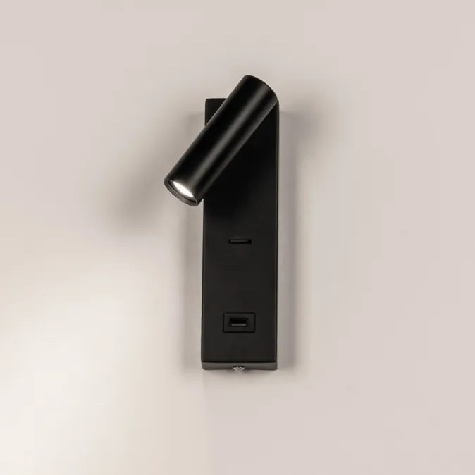 Nástěnné LED svítidlo do ložnice s vypínačem a USB zásuvkou Master Black