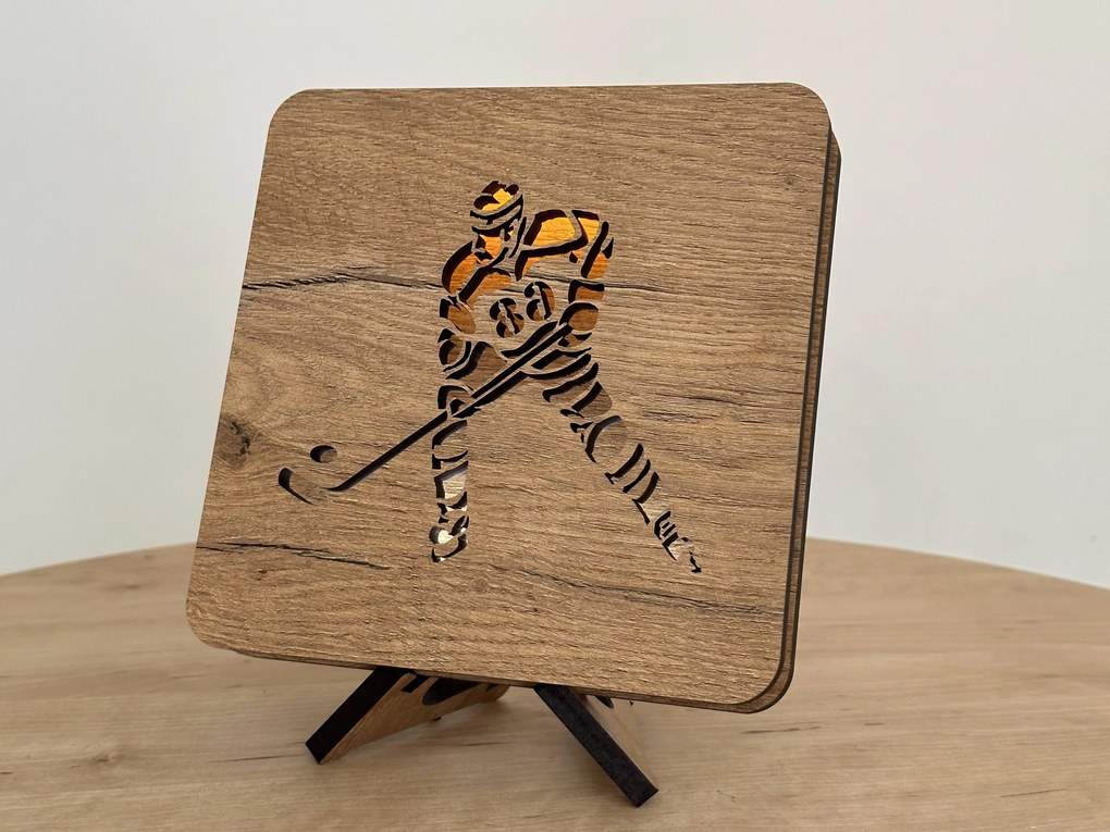 Li-Go "Hokejista" lampa 19x19cm provedení povrchu: bříza
