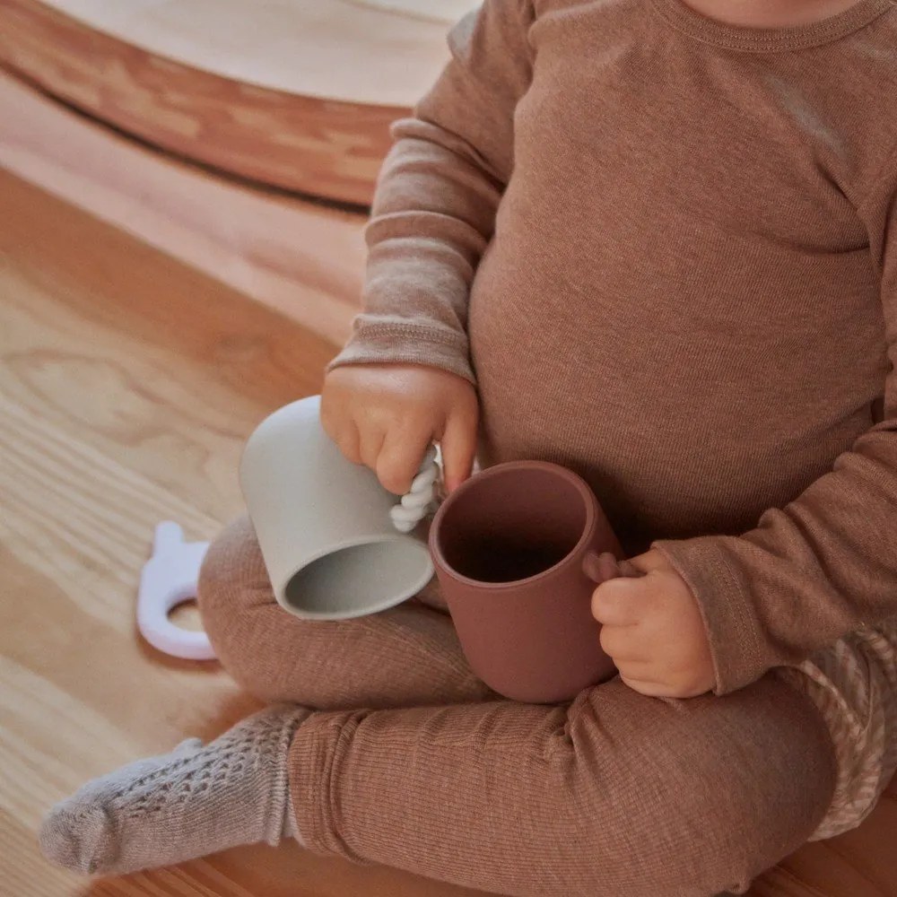 Modré/hnědé silikonové dětské hrnky v sadě 2 ks Mellow – OYOY Mini