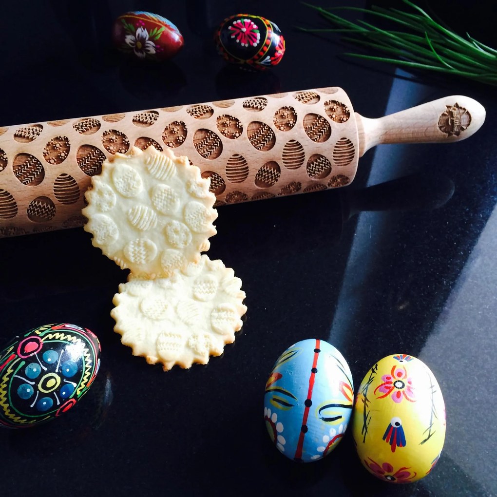 Goody Woody Velikonoční embosovaný váleček na těsto Easter Eggs, hnědá barva, dřevo