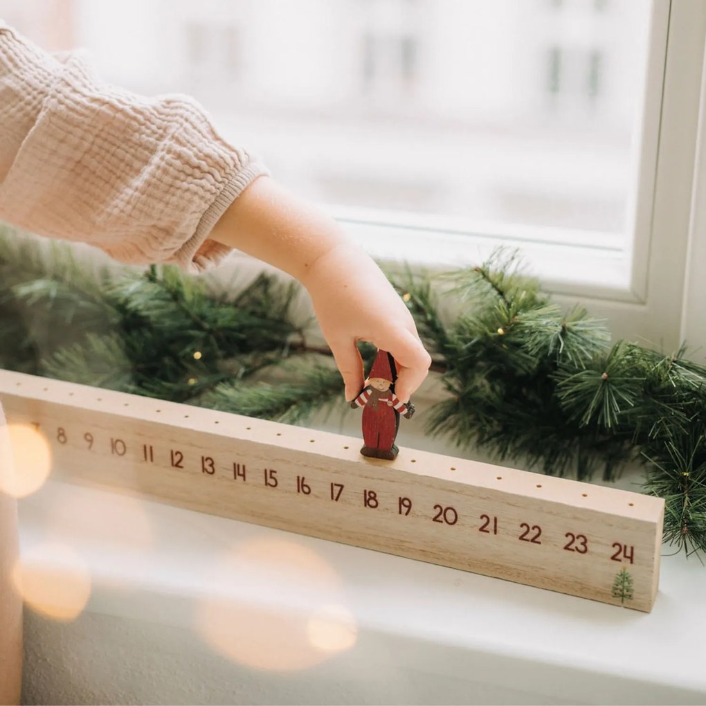 Ib Laursen Adventní kalendář Santa's Helper 50 cm, přírodní barva, dřevo