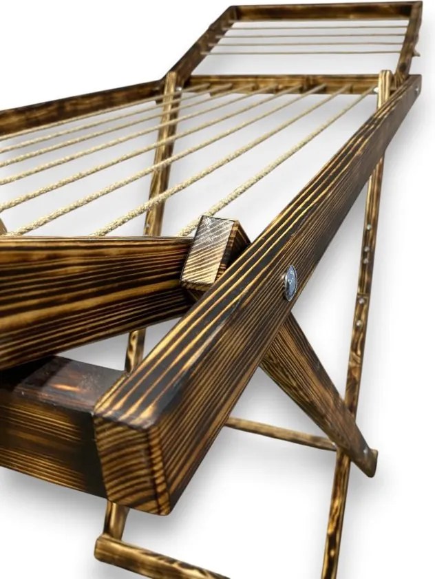 Designový dřevěný sušák na prádlo – ruční výroba, velký skládací, volně stojící, tmavý