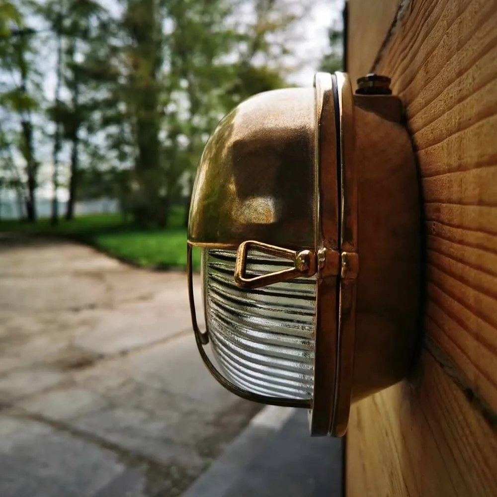 Industriální nástěnné retro světlo z mosazi s IP64 CABIN