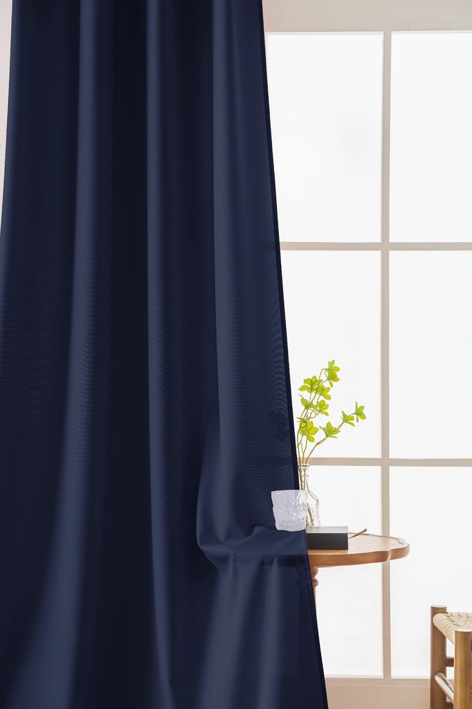 Tmavě modrý závěs OXFORD LIGHT 140x250 cm Zavěšení: Kovové kroužky