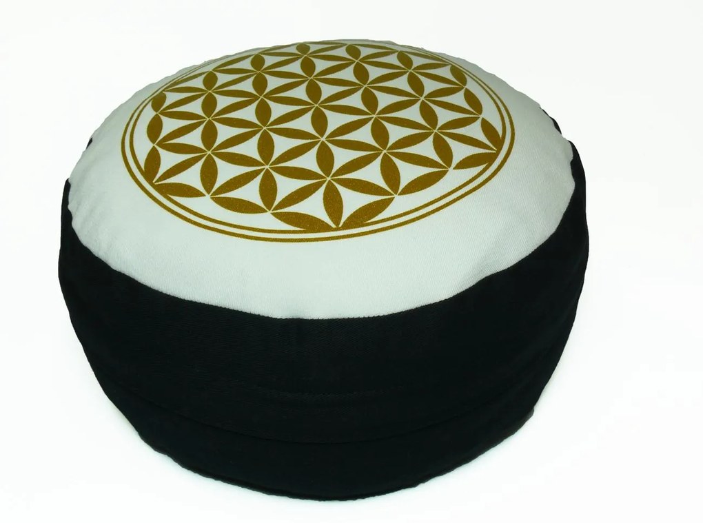 S radostí - vlastní výroba Meditační polštář se zlatým Květem života - bílo černý Velikost: ∅30 x v18 cm