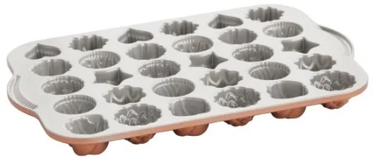 Nordic Ware Minidorty a čokolády plát s 30 formičkami, stříbrná