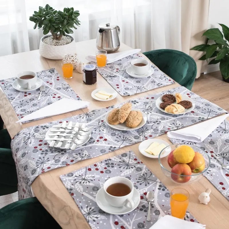 SCANquilt prostírání MOTIV listy, bobule šedočervená běhoun delší strana 100-170 cm