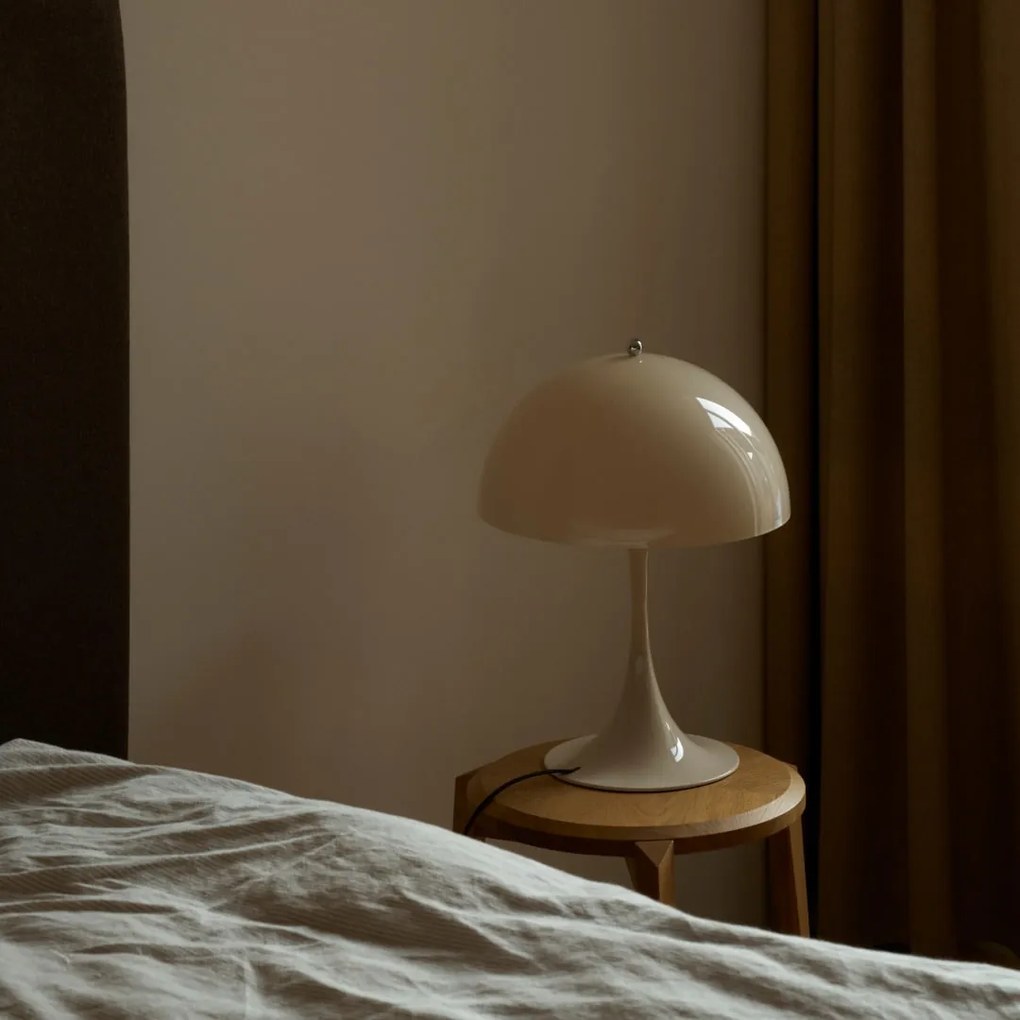 Louis Poulsen Stolní lampa Panthella 320 Opal Beige, béžová barva, plast