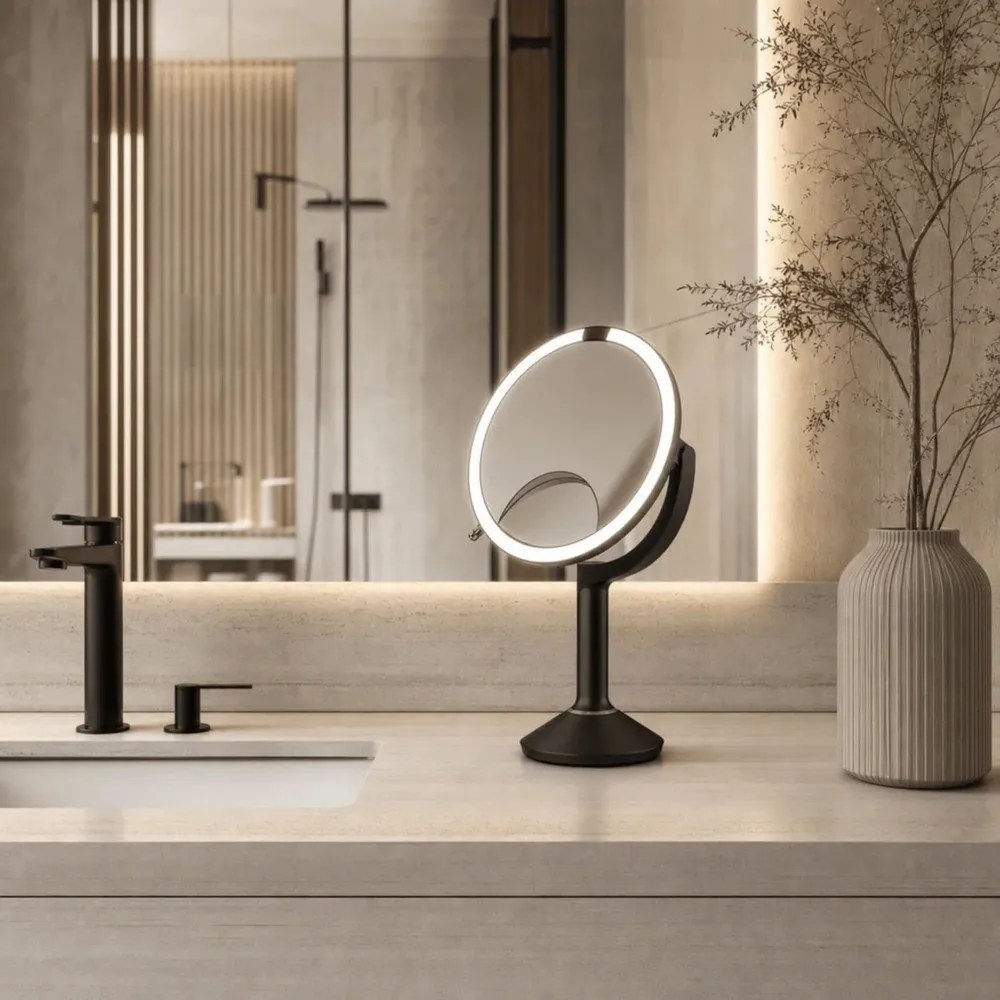 Kosmetické zrcadlo s osvětlením/zvětšovací (zvětšení 5x/zvětšení 10x) ø 20 cm Trio – simplehuman