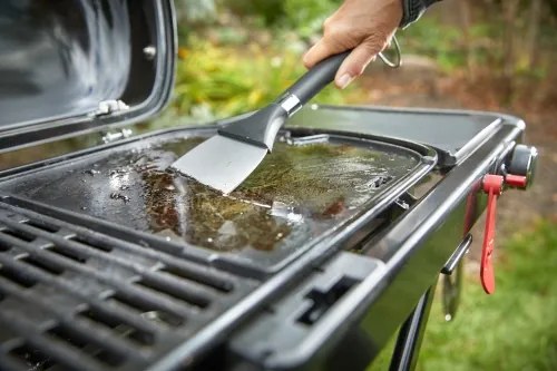 Plynový gril WEBER Traveler model 2026