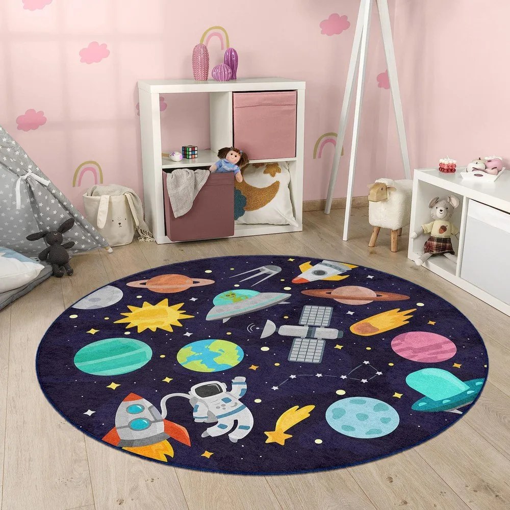 Tmavě modrý pratelný dětský hrací koberec ø150 cm Into The Space – Mila Home