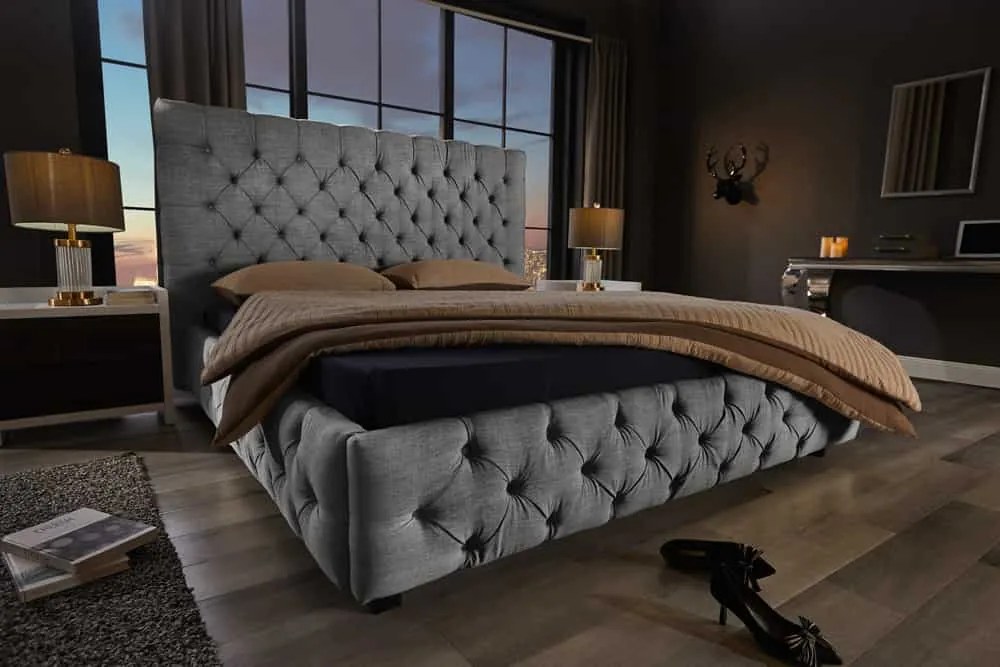 Designová postel Laney Chesterfield 180 x 200 cm šedá
