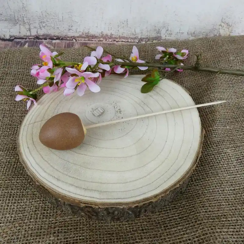 Velikonoční dekorace- hnědé keramické vajíčko- zápich | BIANO