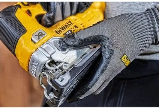 Aku přímočará pila DeWALT DCS334N-XJ 18V XR
